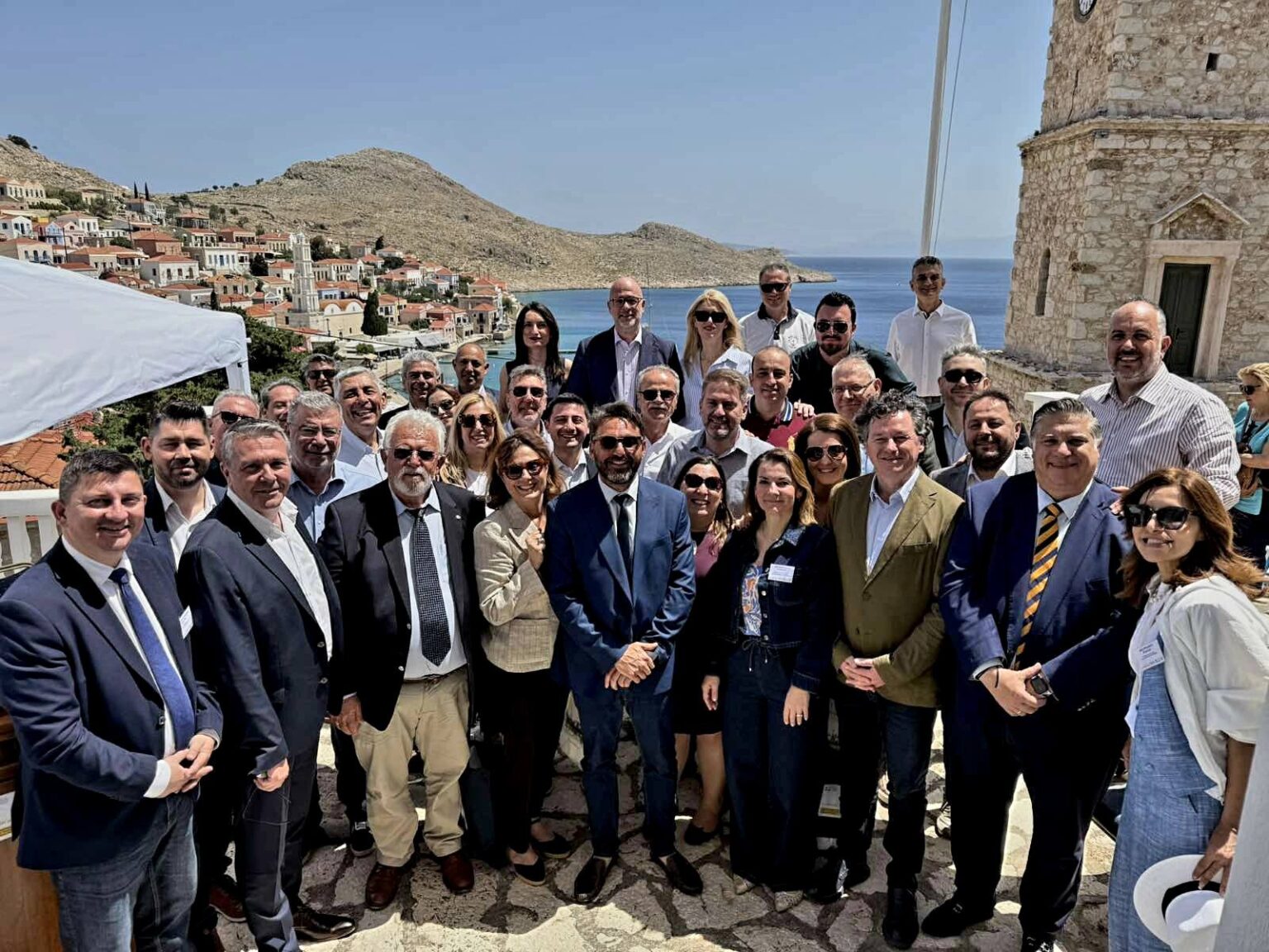 Ο Δήμαρχος Αργιθέας στη Νήσο Χάλκη με την Αντιπροσωπεία της Ευρωπαϊκής ...